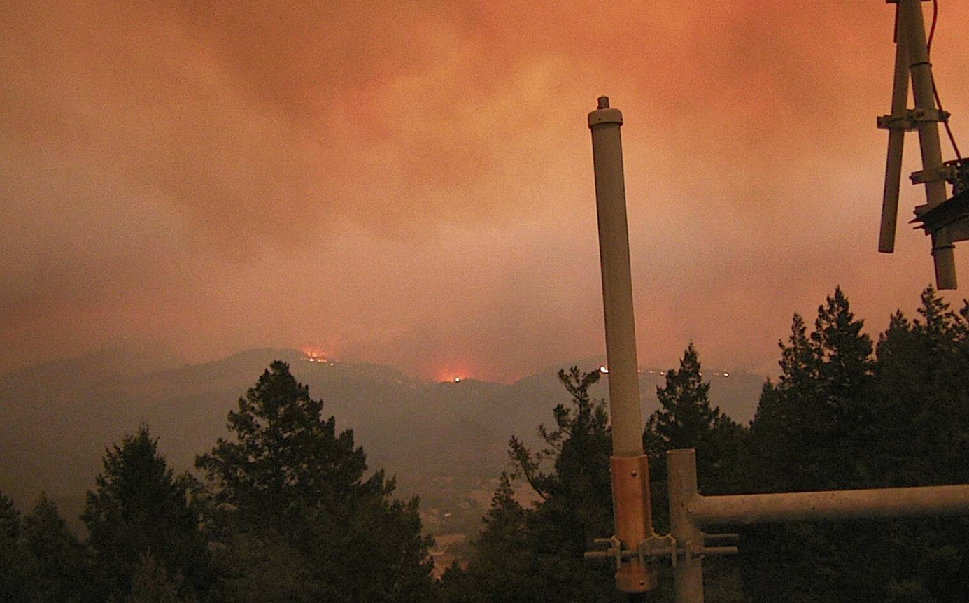 Separate fires merge into 11,000-acre Glass Fire, evacuation orders ...